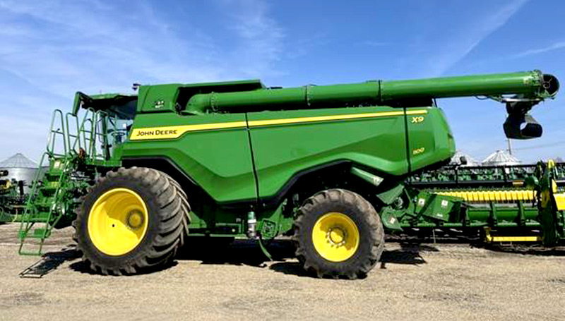 The John Deere X9 combine: a look at the tech, power, and price ...