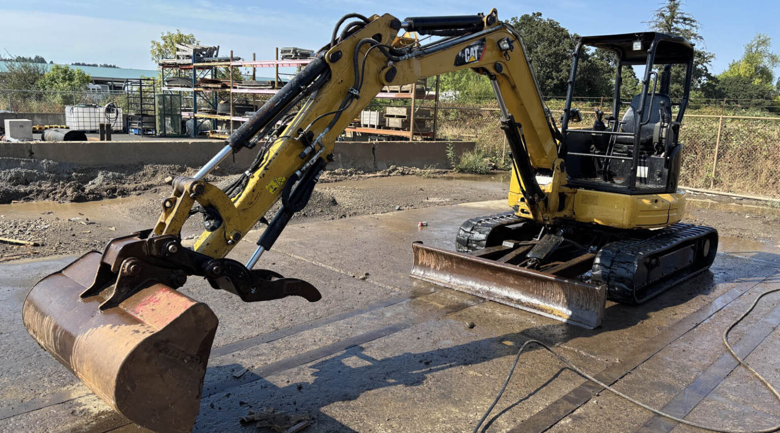 Cat Excavator Size Guide: Specs & Charts - Ritchie Bros. Blog